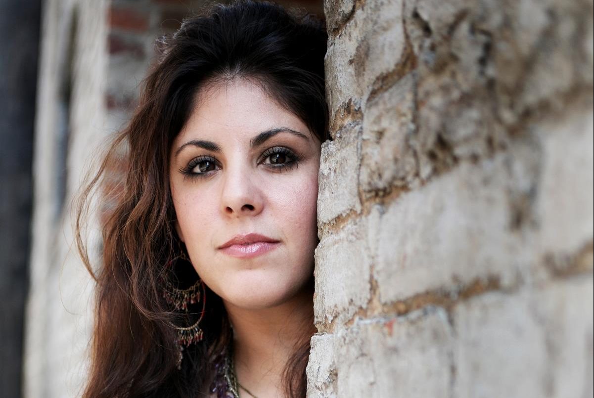 Rising Star Tawnya Reynolds Talk New EP “8 Track”, NBC’s “The Voice ...