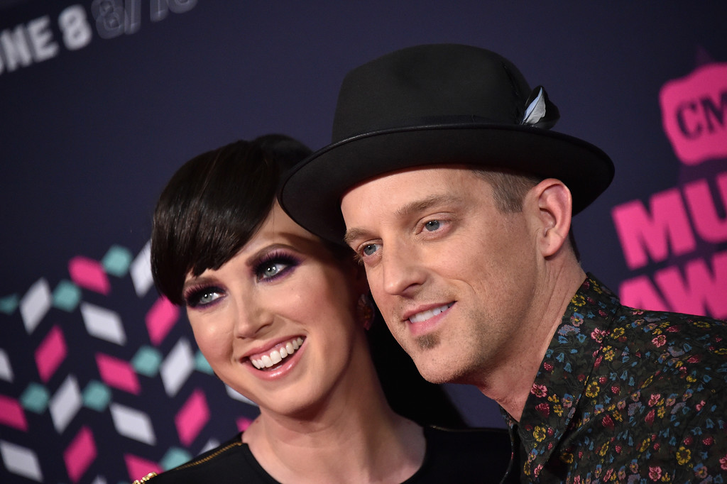 Thompson Square’s “You Make It Look So Good” Makes Huge Debut at ...